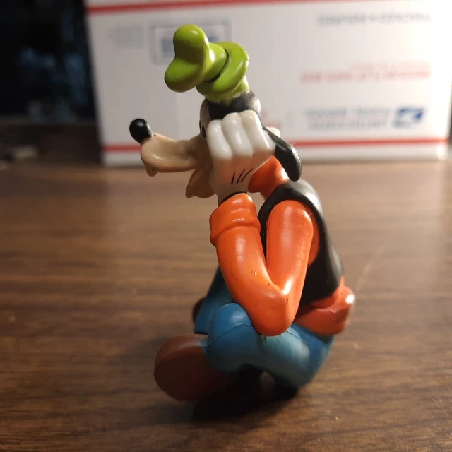 DISNEY GOOFY FIGURE Sitting Crossed Legs Vintage Collectible PVC ...