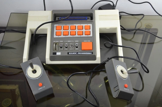 ANCIENNE CONSOLE DE jeu modèle "Soundic Programmable" plus 5 jeux ...