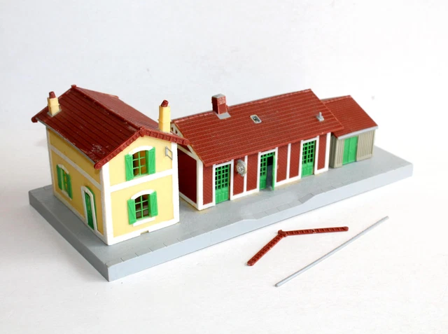 MKD HO 500 Maquette Gare De Fay Aux Loges, Station Arret Quai Decor Diorama EUR 44,90 - PicClick FR