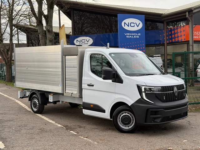 2026 RENAULT MASTER 2.0 dCi LL35 Advance TIPPER LWB TOOL ARBORIST TREE ...