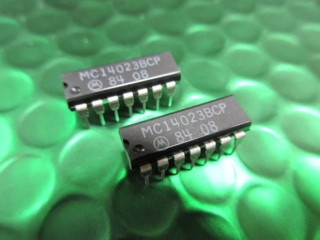 8 X MC14023BCP ORIGINAL Motorola Buffered Triple 3-Input NAND Gate CMOS IC £5.00 - PicClick UK