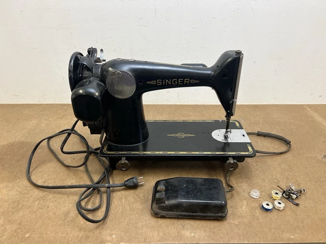 VINTAGE SINGER SEWING Machine MODEL 201 motor light antique cast iron ...