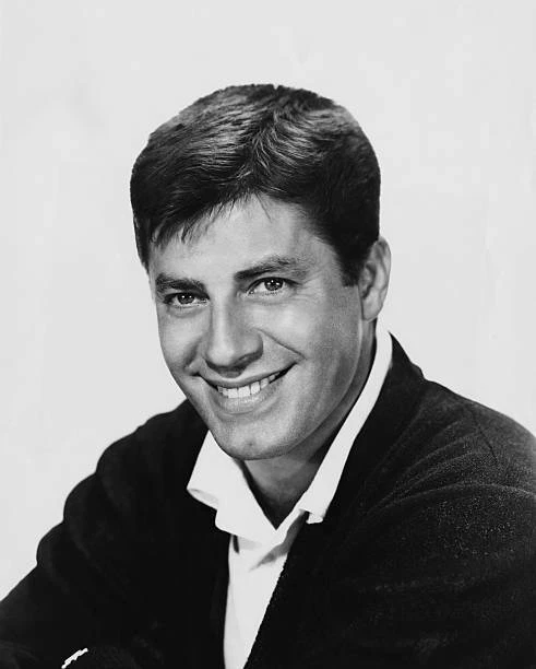 COMEDIAN JERRY LEWIS frames a shot for director Robert Siodmak 1949 OLD ...