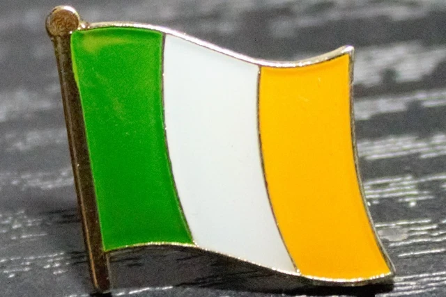 IRELAND ROI EIRE REPUBLIC OF IRELAND Metal Flag Lapel Pin Badge *NEW* £ ...