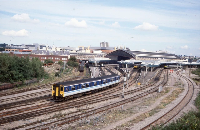 ORIG. 35MM RAILWAY Class 150242 Bristol Temple Meads 22/8/2002 With ...