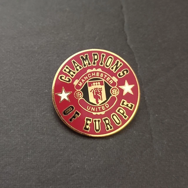 MANCHESTER UNITED FOOTBALL Club - Champions Of Europe - Pin Badge £4.99 ...