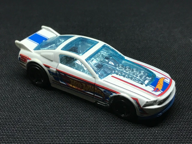 HOT WHEELS DIECAST Ford Mustang GT Collectable Scale 1:64 EUR 4,23 ...