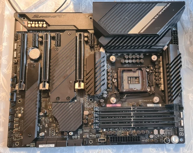 ASUS ROG MAXIMUS XII Hero (Wi-Fi) Intel Z490 LGA 1200 ATX Gaming ...