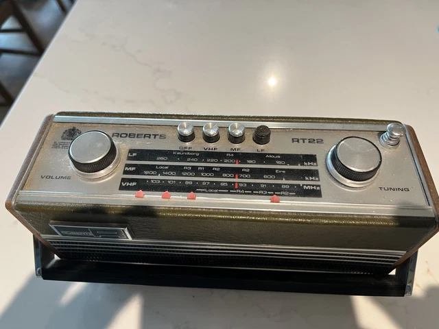 VINTAGE RETRO ROBERTS RT22 Radio battery powered serial- 29812 unTested ...