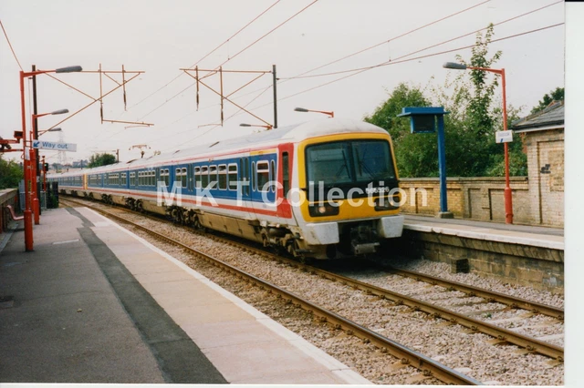 RAIL PHOTO CLASS 365 365526 365522 @ Baldock 13:54 Kings X - Cambridge ...