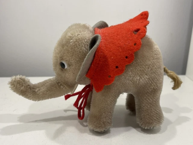PELUCHE STEIFF ANIMAL éléphant 14 x 9 cm. État voir photos EUR 29,08 ...