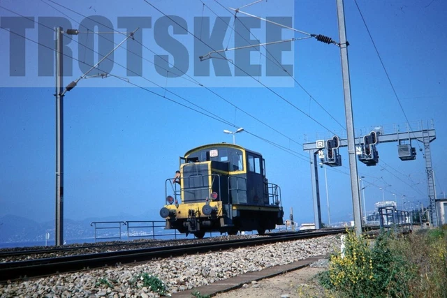 35MM SLIDE SNCF French Railways Diesel Loco Y6267 Cannes 1982 France £3 ...
