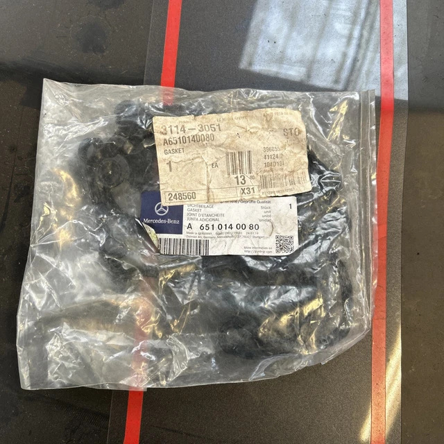 NEW GENUINE MERCEDES-BENZ OM651 Engine Oil Sump Pan Rubber Gasket ...