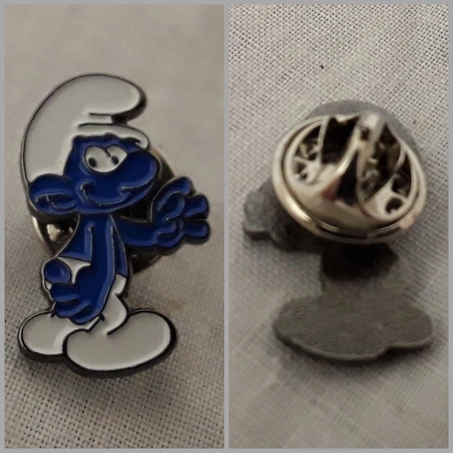 VINTAGE 'THE SMURFS' waving SMURF metal trading pin badge Peyo classic ...