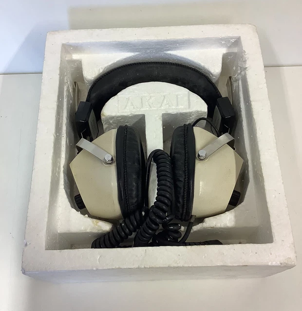 AKAI WHITE ASE-22 Retro Vintage Stereo Headphones Left / Right Ear Controls. £42.00 - PicClick UK