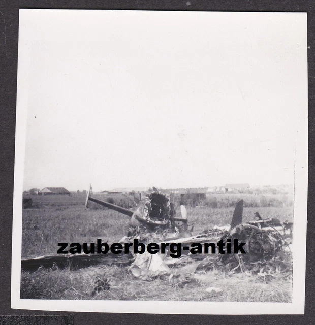 25323 FOTO WEHRMACHT Luftwaffe Flugzeug Abschuss Wrack Ort? St. Imei ...