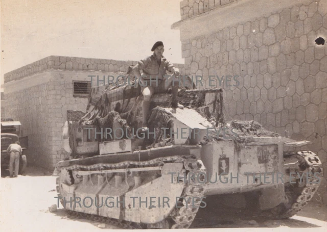 ORIGINAL WW2 PHOTO Australian Army Vickers Medium tank 1941 Mersa ...