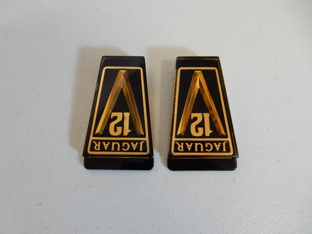 VINTAGE TWO ORIGINAL Jaguar V12 Car XJS Plastic Badges Auto Emblems EUR ...