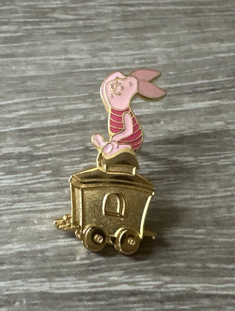 DISNEY CAST WINNIE the Pooh Piglet Golden Gold Vehicle Train Car Pin £6 ...