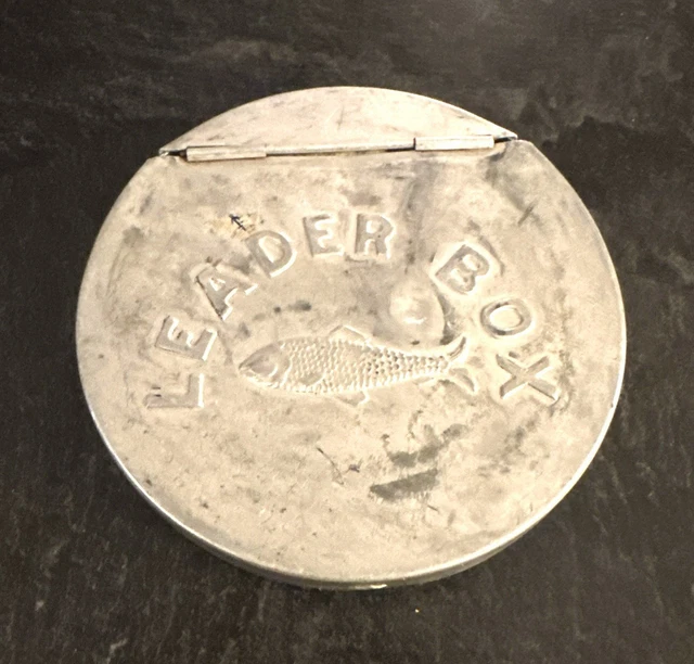 VINTAGE TIN LEADER Box Lure Tin Fly Fishing Tackle ~ Hinged Original ...