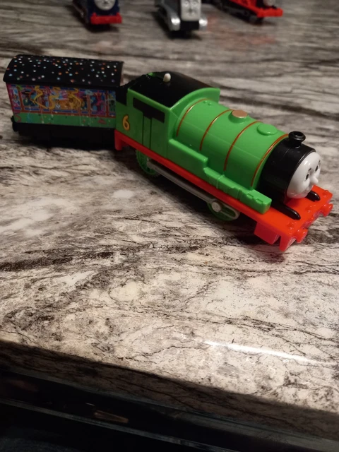 THOMAS THE TANK engine and Friends Trackmaster Motorised Percy Train ...