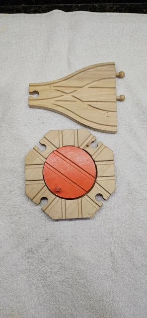 THOMAS WOODEN RAILWAY Track 3-Way Parallel Switch Track & Turntable $0. ...