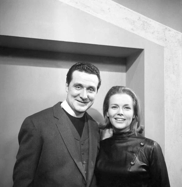 TELEVISION - THE Avengers Patrick Macnee And Honor Blackman 1960s Old ...