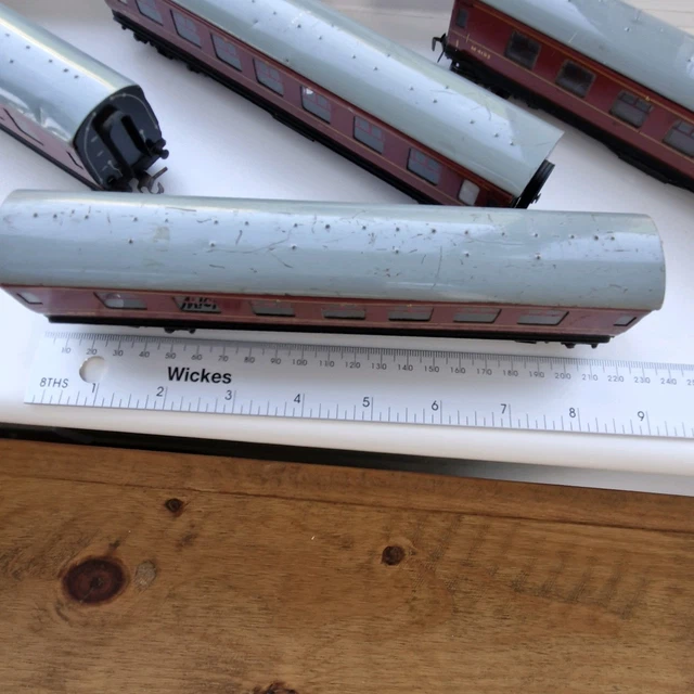 4 X PASSENGERS Coaches OO Gauge £16.13 - PicClick UK