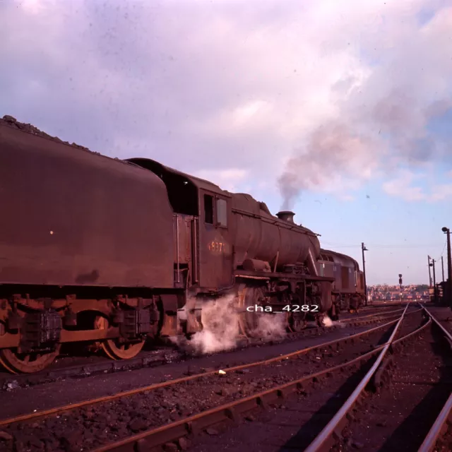 ORIGINAL LARGER RAILWAY TRAIN SLIDE 6189 Class 8F steam loco 48372 York ...