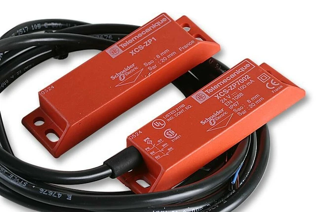 SCHNEIDER SAFETY MAGNETIC Interlock Non-Contact Switch Coded Actuator ...