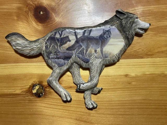 BRADFORD EXCHANGE WOLF Shape Plaque Plate Dawn Patrol The Heart of the ...