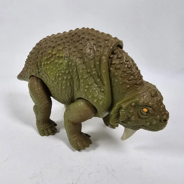 SCUTOSAURUS WITH DAMAGE Skin Jurassic Park Lost World Kenner Dino ...