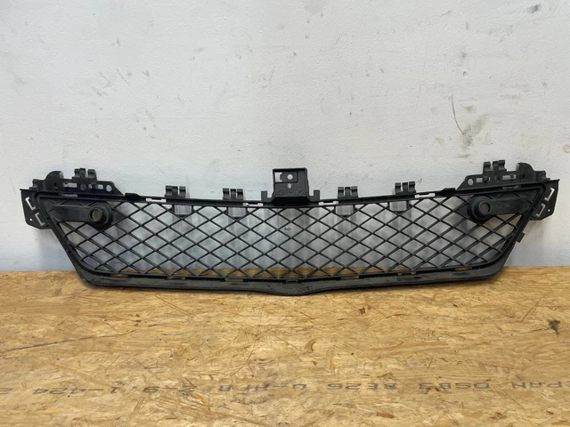 MERCEDES-BENZ W204 C-KLASSE Stoßstange Gitter Abdeckung A2048851324 EUR ...