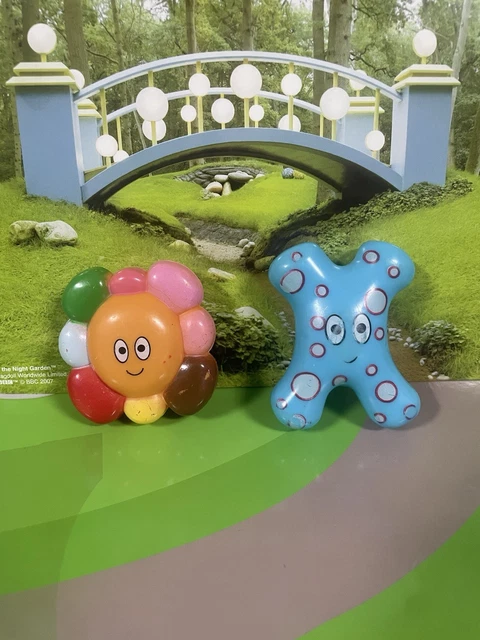 IN THE NIGHT Garden Haahoos Haa Hoo Rainbow Flower & Blue X Figures ...