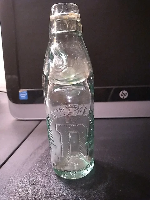 ANTIQUE DEE MINERAL Water Co. Chester. 3053 Cod Bottle Light Green ...