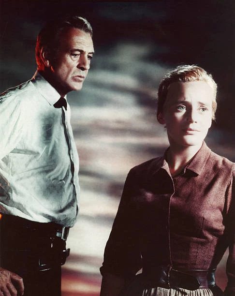 GARY COOPER AND Maria Schell in The Hanging Tree 1959 OLD MOVIE PHOTO ...