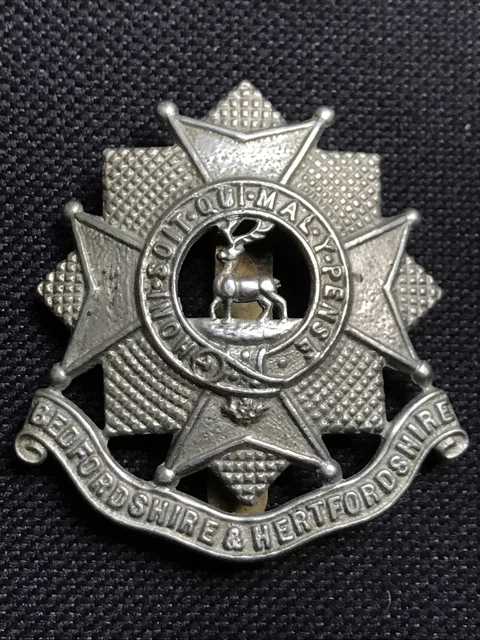 BEDFORDSHIRE AND HERTFORDSHIRE Regiment Original British Army Cap Badge ... BEDFORDSHIRE AND HERTFORDSHIRE Regiment Original British Army Cap Badge ...