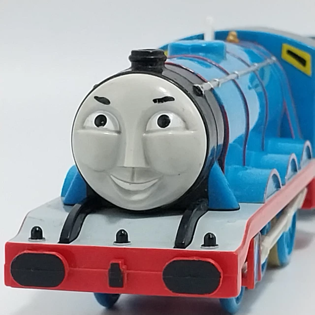 THOMAS AND FRIENDS Motorized Gordon Trackmaster Locomotive Plarail ...