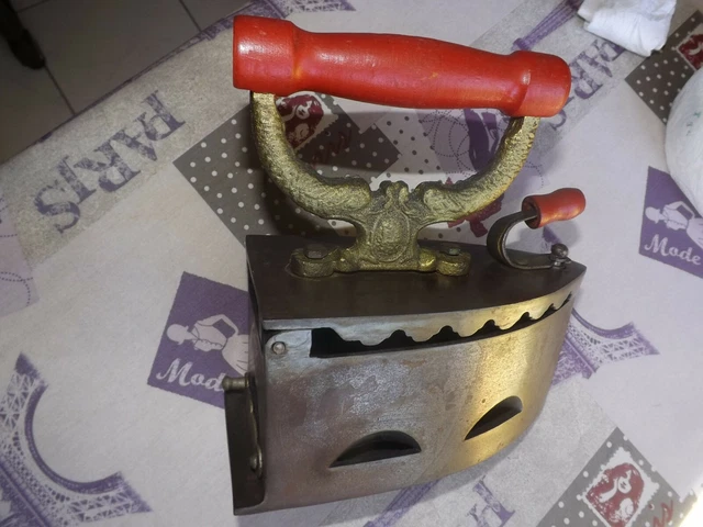 ANCIEN FER À repasser à braises avec sa grille EUR 12,00 - PicClick FR
