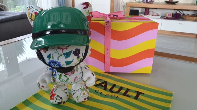 SUPERPLASTIC X GUCCI Porzellan Skulptur SuperGucci SuperJanky Statue ...