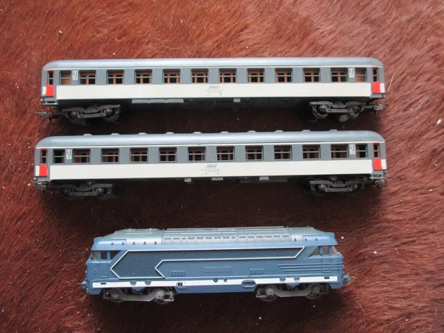 LIMA HO : Circuit complet SNCF(Locomotive 67001,2 wagons voyageurs ...