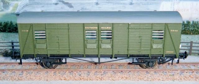 SR (EX-SECR) PMV Parcels Van (Kit Built). 00 Gauge £22.50 - PicClick UK