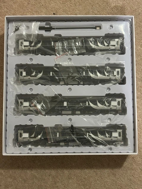 ACCURASCALE CALEDONIAN SLEEPER Caf MK5 Coach Set Highlander Pack 4 £356 ...