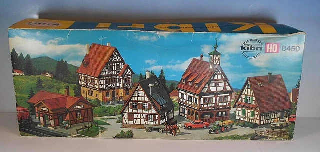 KIBRI H0 BAUSATZ Kit Nr. B-8450 Fachwerkhäuser Bahnhof Stuttgart Rohr ...