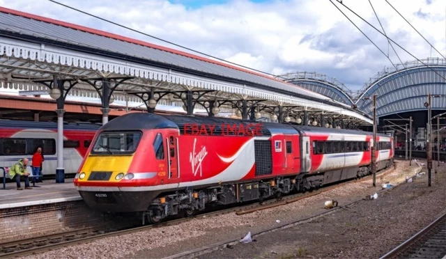 PHOTO CLASS 43 43290 In York Station - Virgin Trains East Coast Liveried Hst 4 £1.65 - PicClick UK