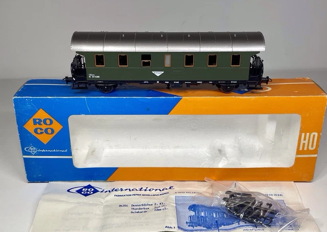 ROCO 4201B AUSTRIAN 2 Axle Passenger Coach 37446 In ÖBB Green - HO ...