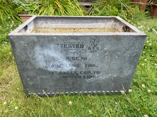 VINTAGE GALVANISED RIVETED Water Tank Garden Planter 15x15x23" (59 x 39 ...