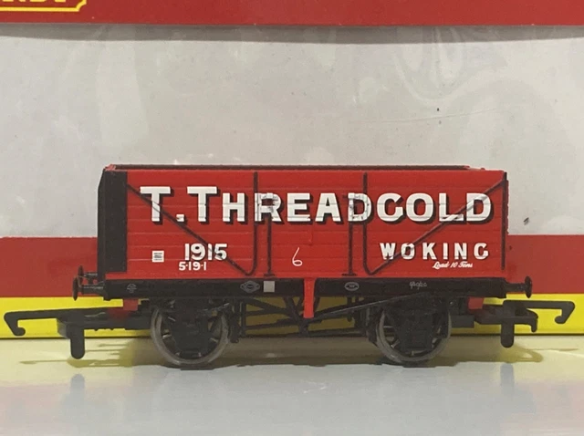 2 X HORNBY R6201 “Threadgold” of Woking 7 Plank Open Wagons #1915 in ...