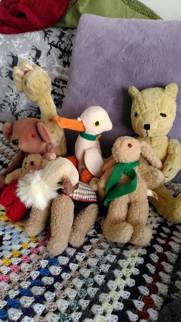 OLD BEAR AND Friends Plush Collection With Books From Jane Hissey £282. ...