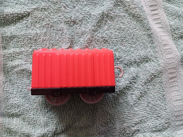 THOMAS THE TANK engine - Red Boxcar Trackmaster 2013 £5.92 - PicClick UK